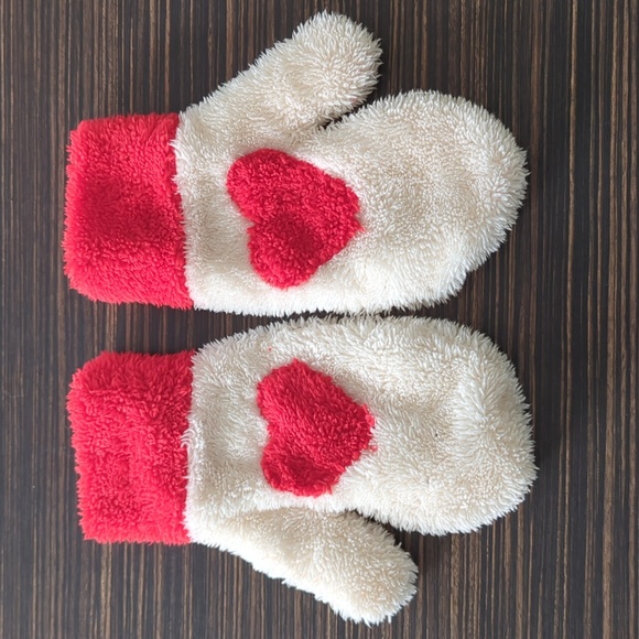 Accessories | Super Soft Mittens With Hearts | Poshmark